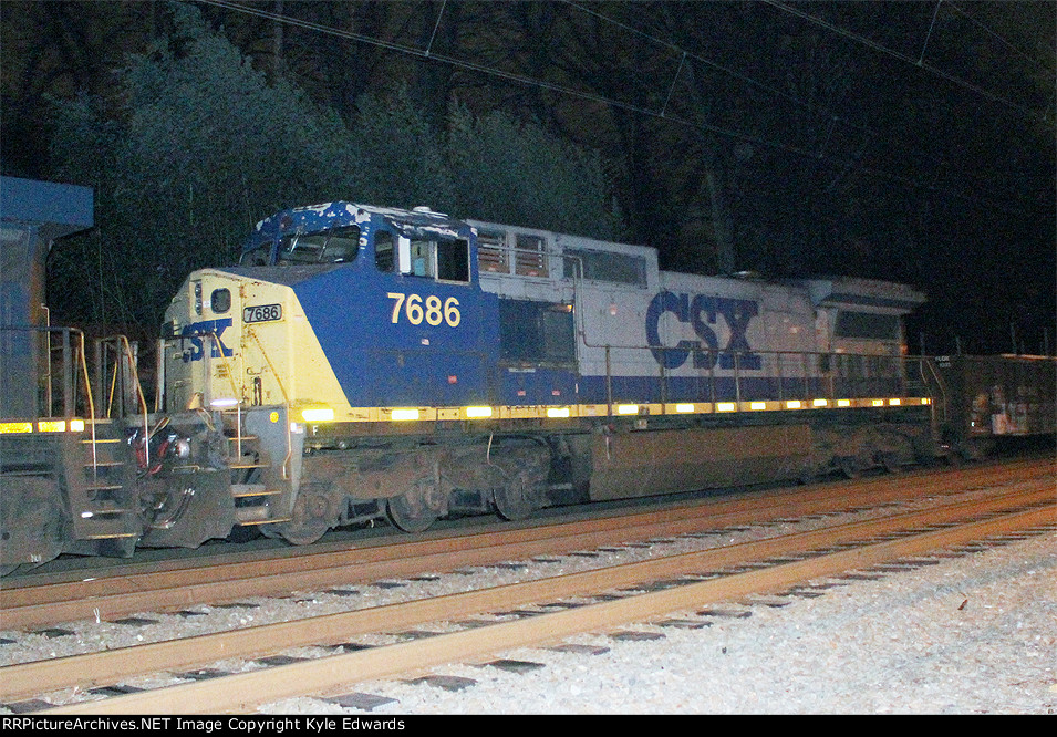 CSX C40-8W #7686 on Q438-17